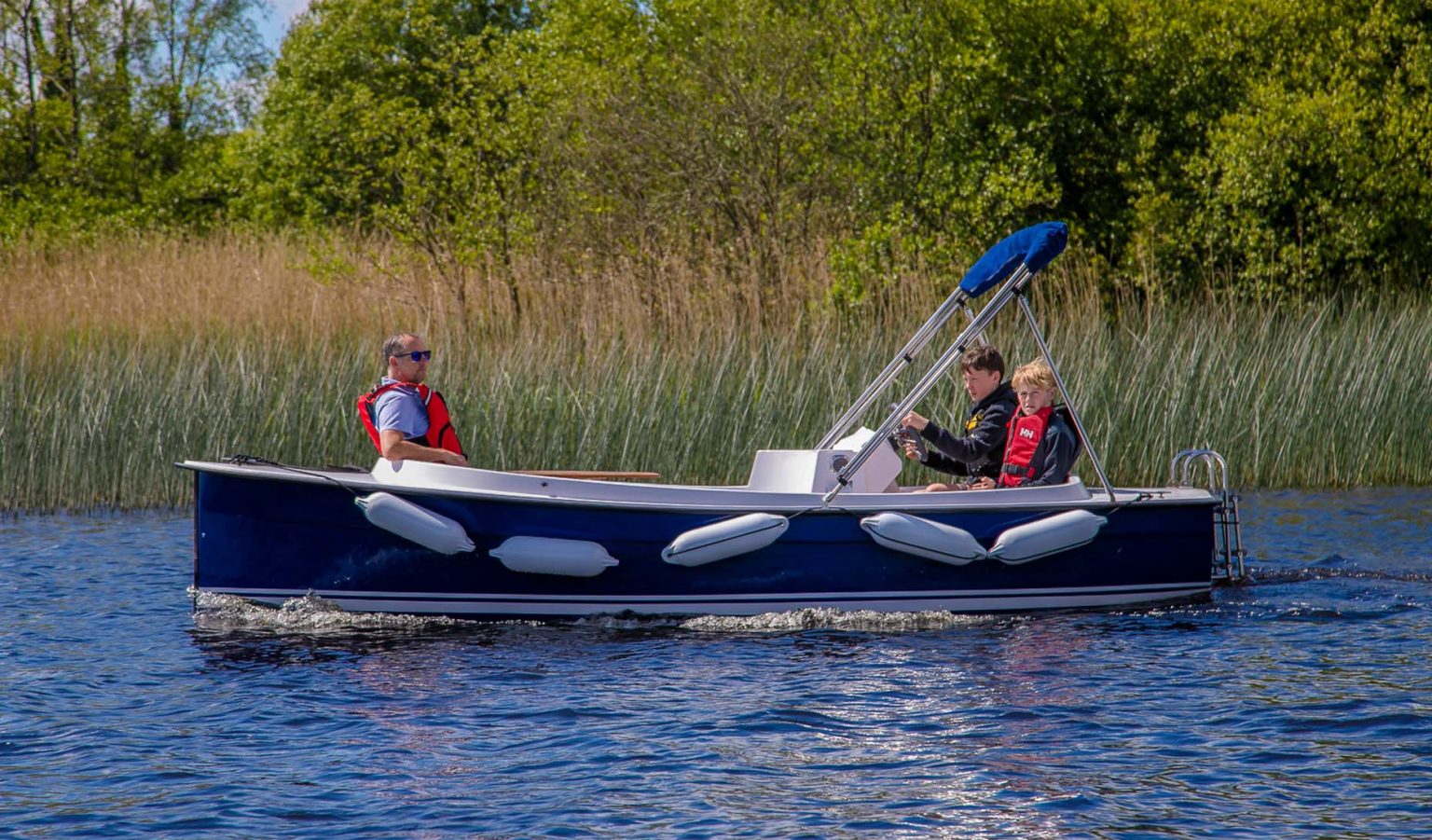 Explore the River Shannon on Carrick Day Boats | Moon River